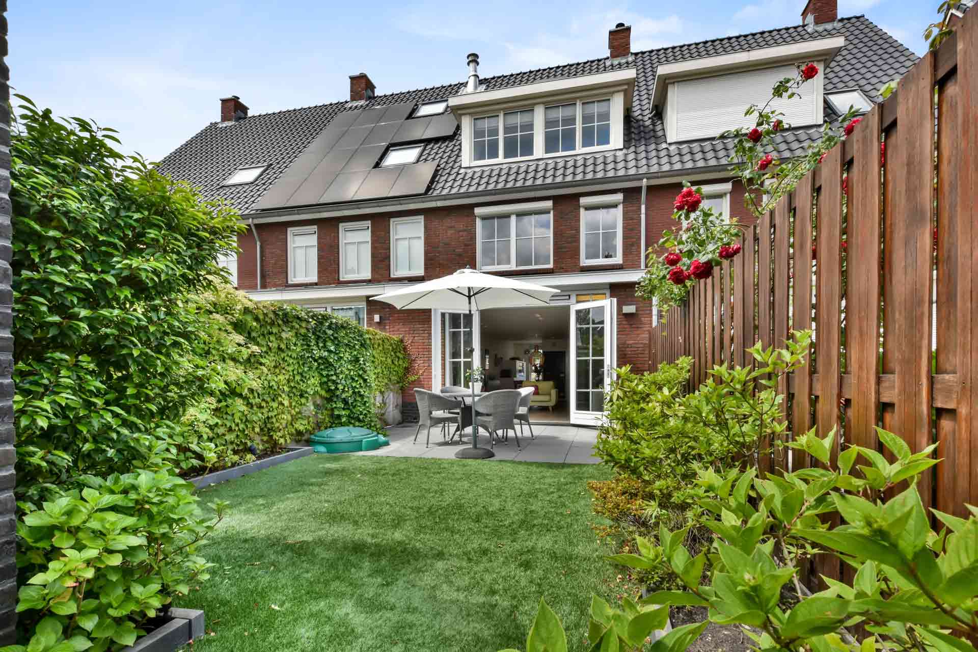 Backyard - Home Reno World